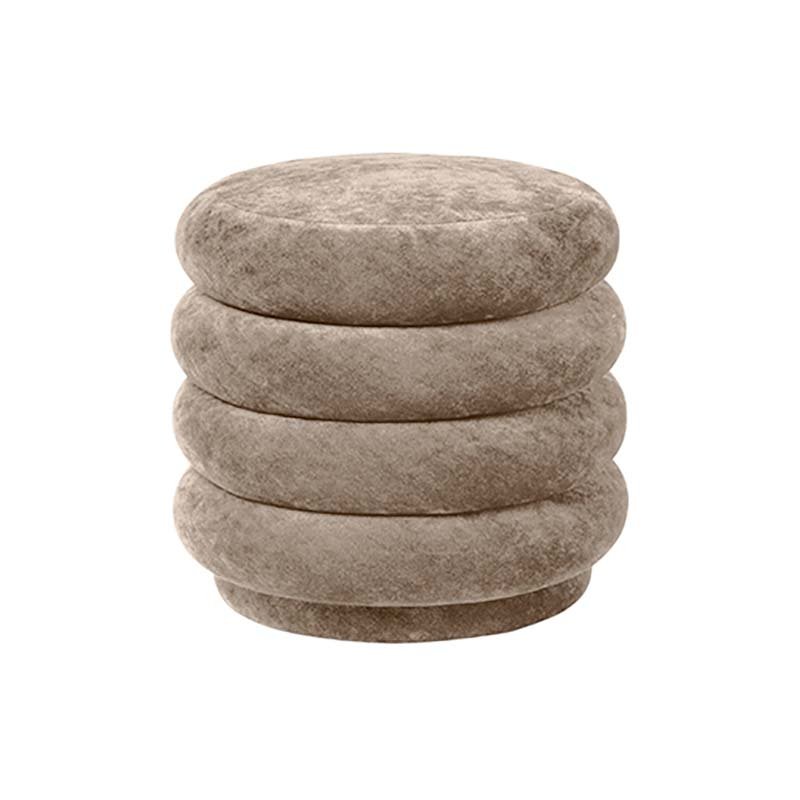 Lille Rund Puf i Velour fra Ferm Living - Beige - Hos DesignMe.dk